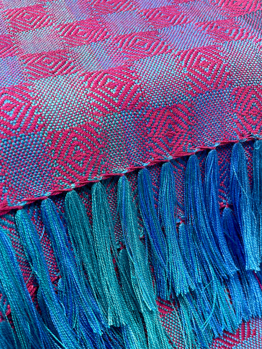 Goose eye scarf by Ann Brooks – Buckinghamshire Craft Guild